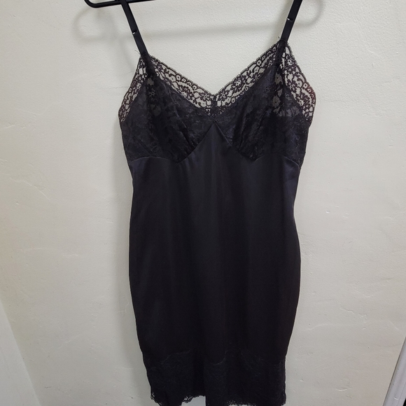 Vanity Fair | Intimates & Sleepwear | Vintage Vanity Fair Full Slip ...